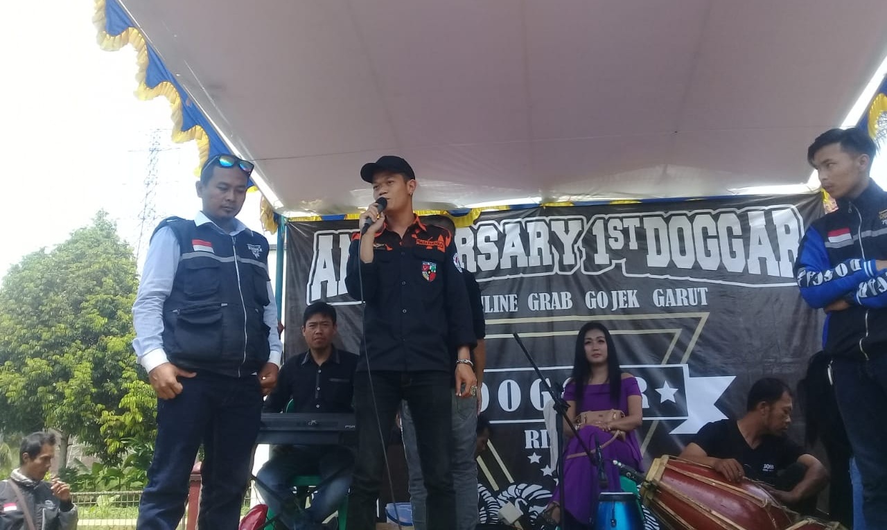 Rayakan Anniversary Ke-1 Komunitas Doggar Gelar Baksos » Gosip Garut